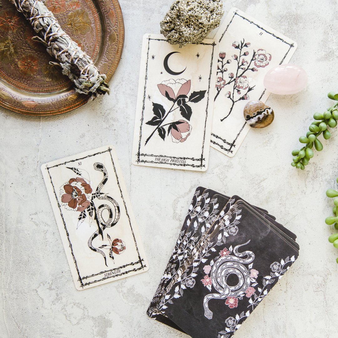 Readings – Mama Luna